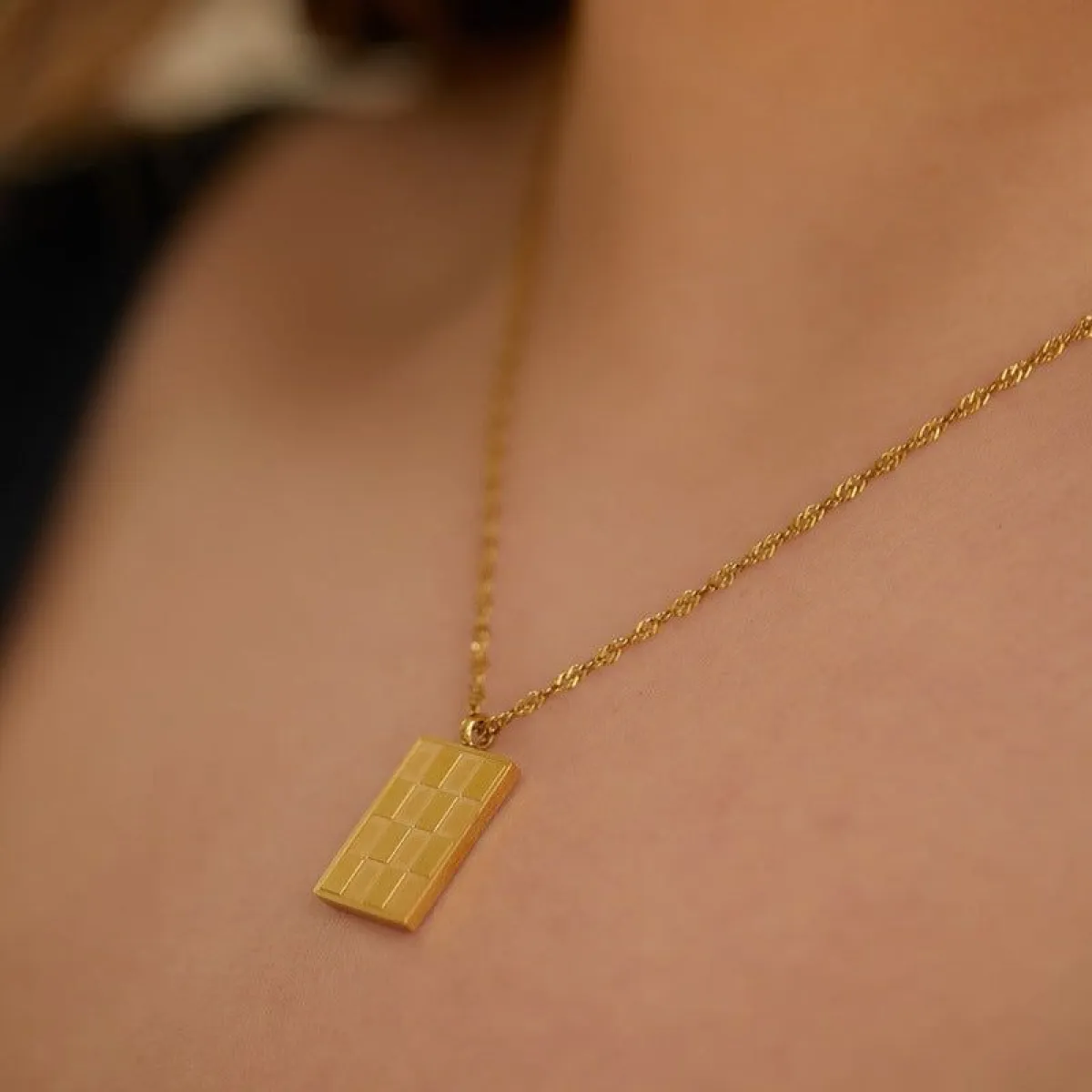 Checkered Pendant Necklace | Parallel