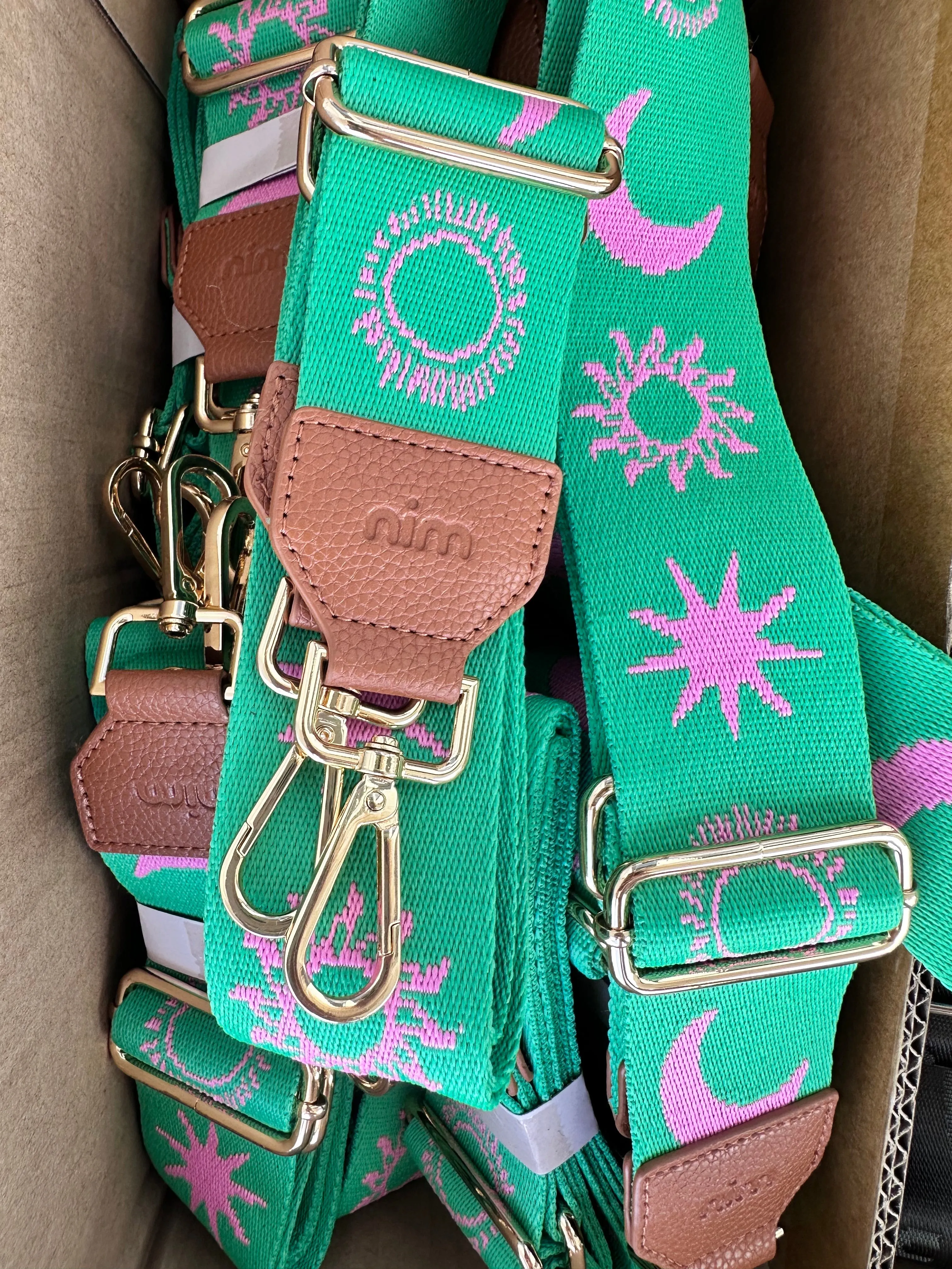 Green Shoulder Strap - ARCHIVE STOCK | Parallel